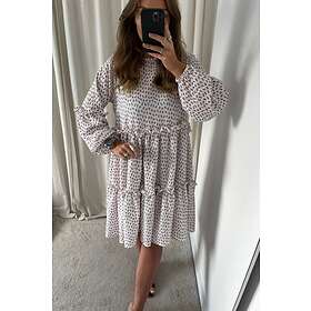 BYIC Lång Mathilda Klänning Körsbärstryck S - Hitta bästa pris på Prisjakt